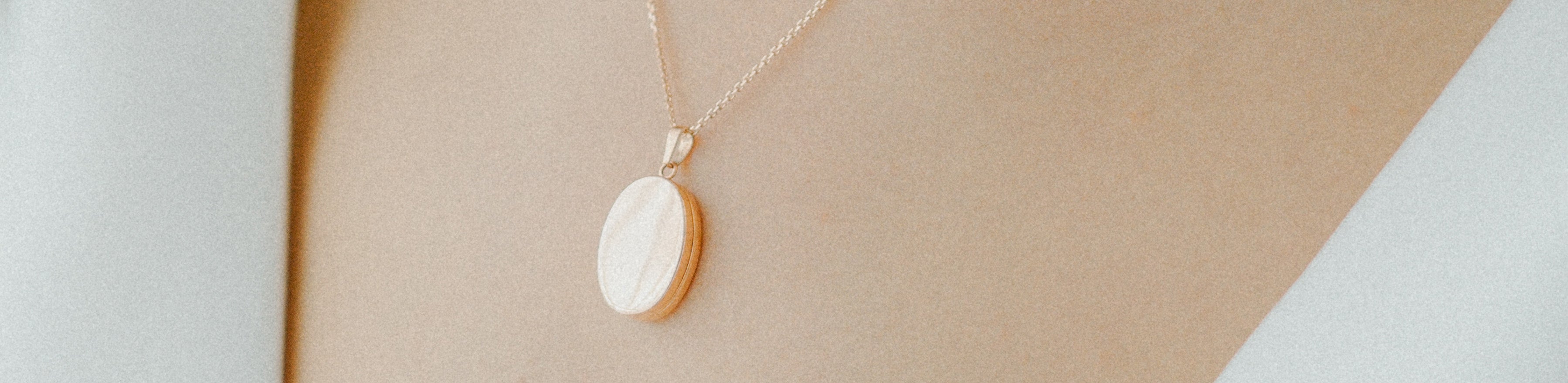 Lockets | Hogans Family Jewellers