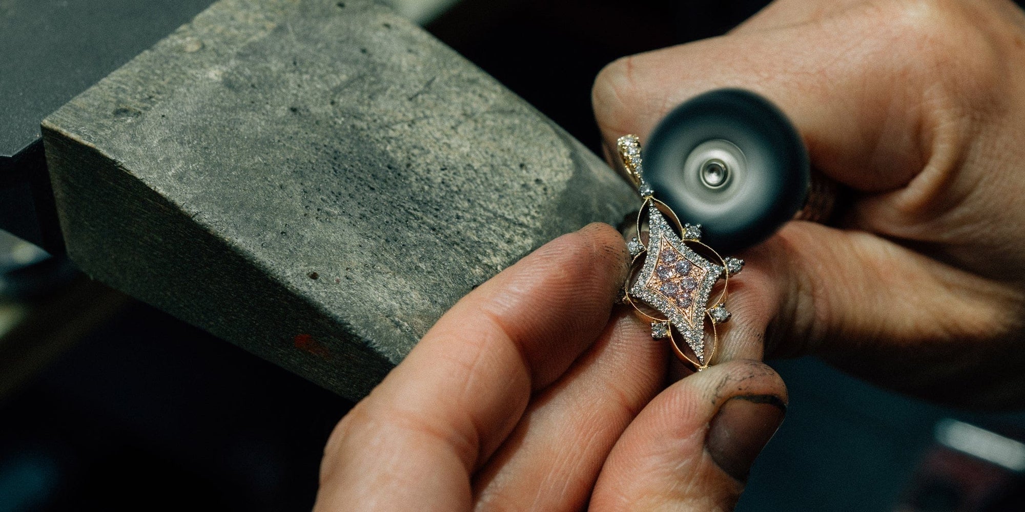 18K Heart Signet Ring | Hogans Family Jewellers