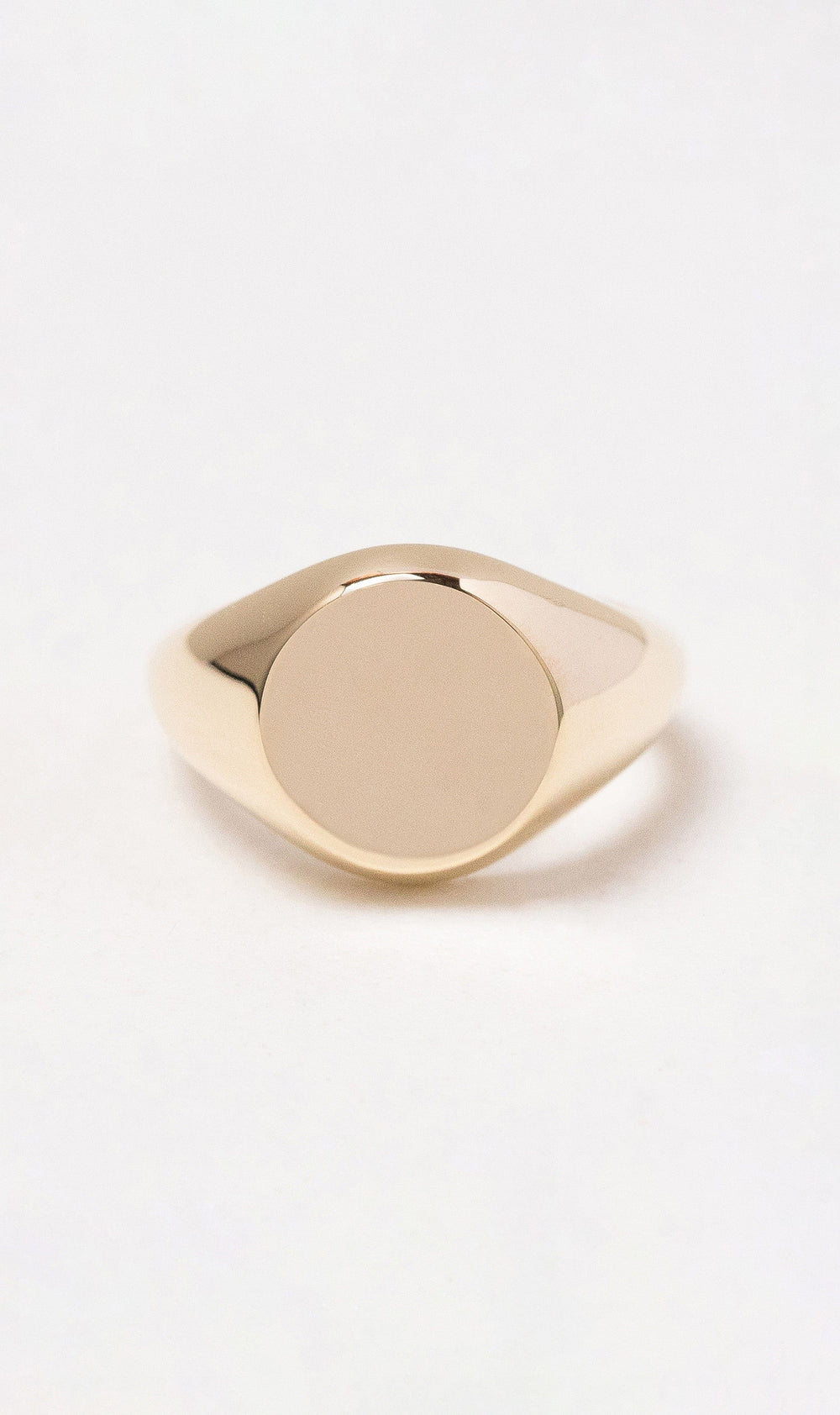 18K Large Round Signet Ring | Hogans Family Jewellers