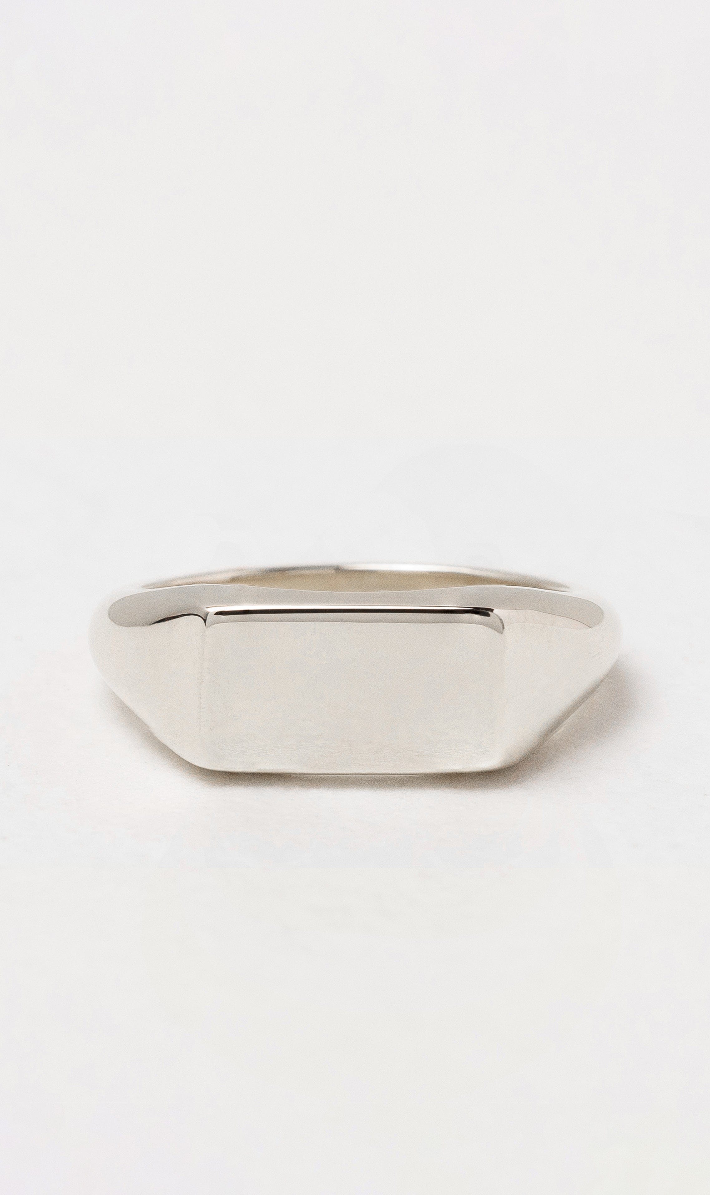 18K Rectangular Signet Ring | Hogans Family Jewellers