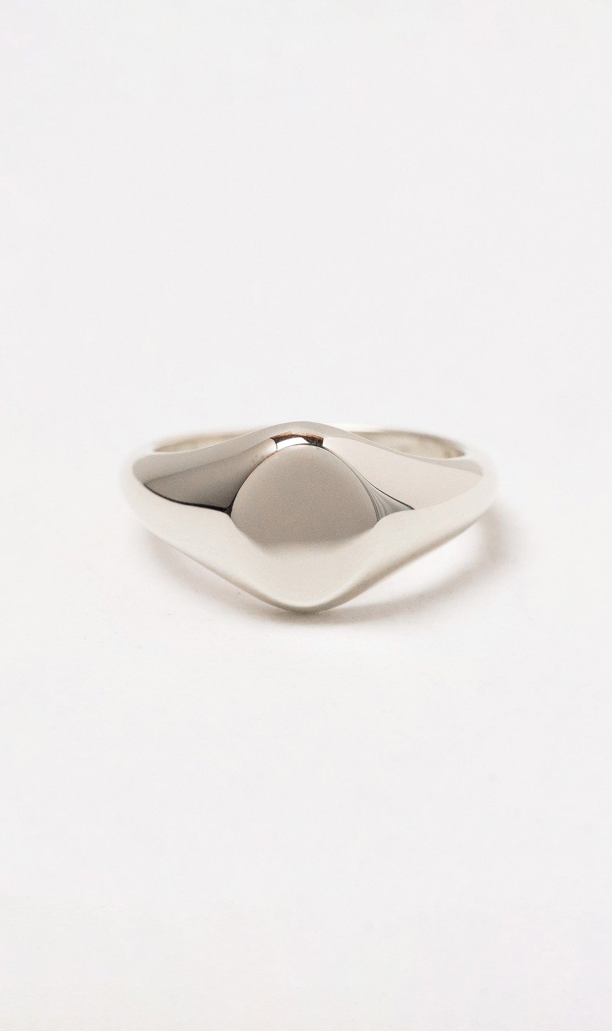 18K Small Oval Signet Ring | Hogans Family Jewellers